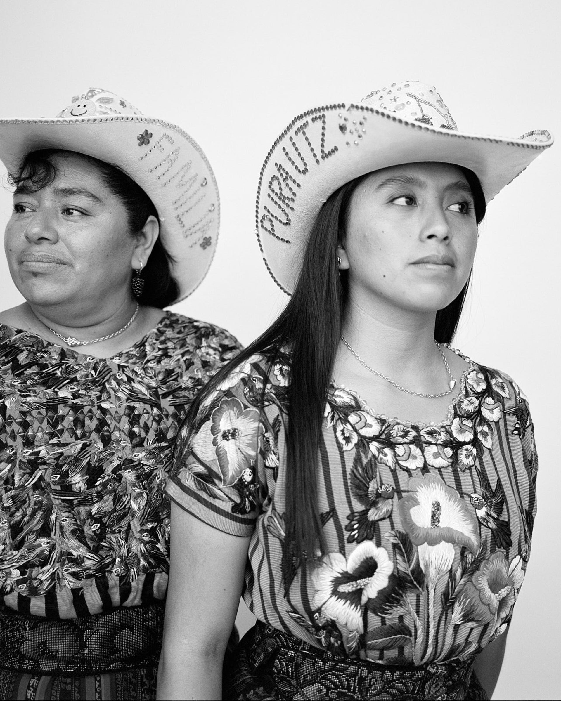 IN THE NEWSPAPER : BERNABELA AND ELISA – Pura Utz